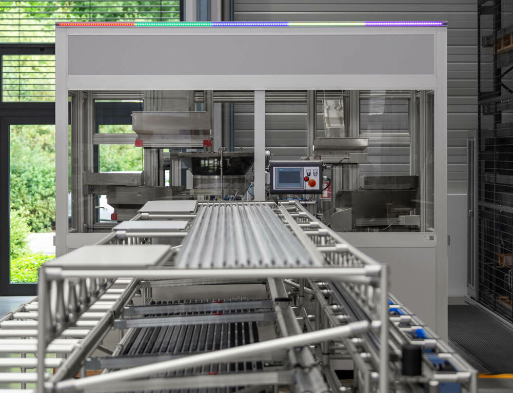 Robot peripherals for cobots - base structures, robot cells and more ...